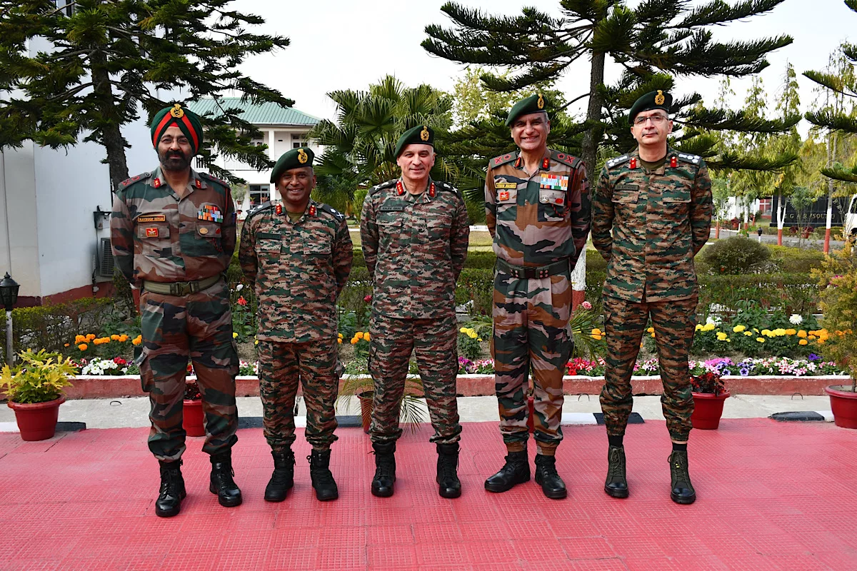 DGMO Lieutenant General Rajiv Ghai reviews Border Security and ...