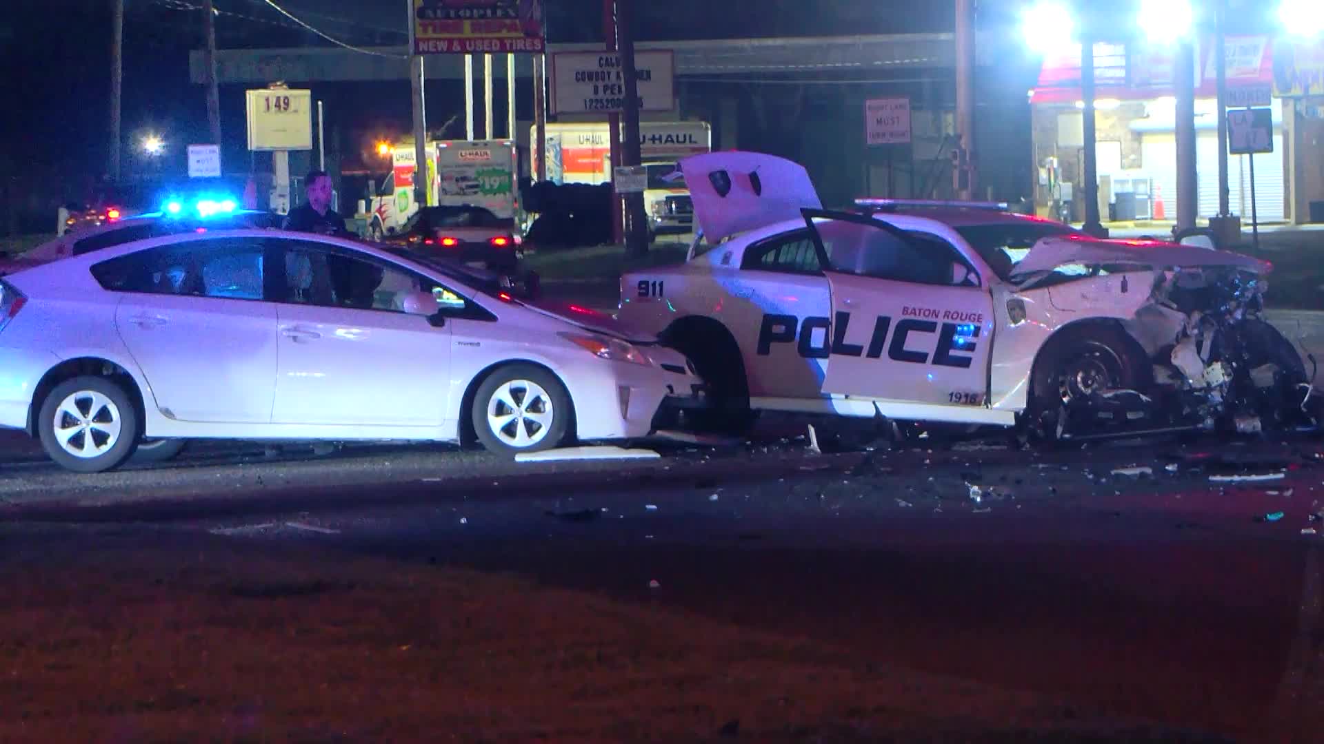 3 transported to hospital after crash in Baton Rouge on Tuesday morning ...