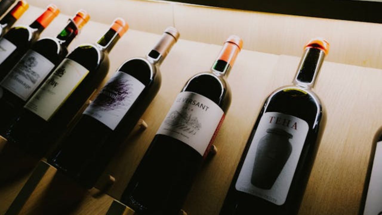 Hvordan selge en flaske vin fra samlingen din: komplett guide for å ...