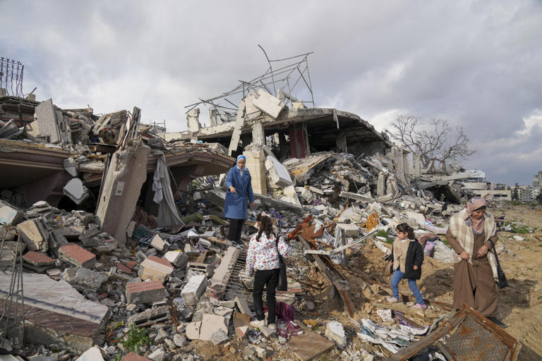 Desperation grows in northern Gaza as Palestinians struggle to rebuild ...