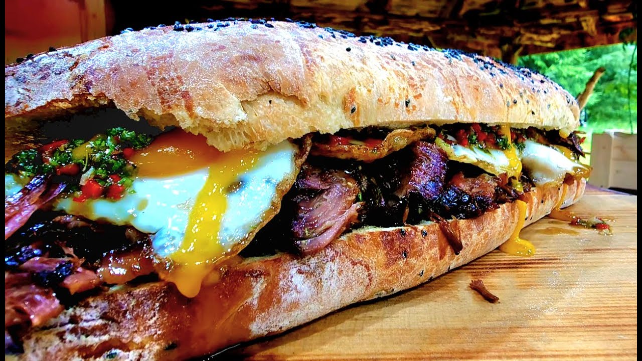 A stunning pulled BEEFsandwich made from scratch