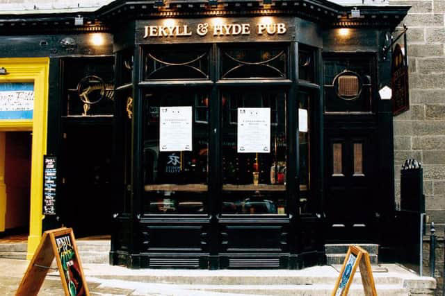 15 brilliant pictures of life in Edinburgh pubs in the 90s