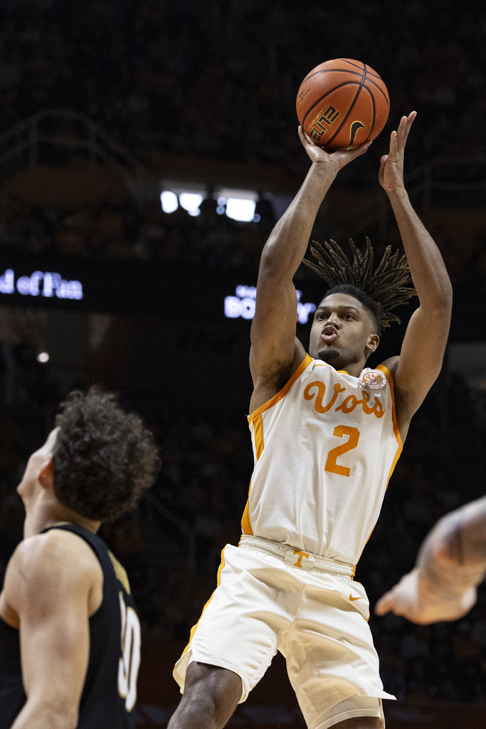 AP men's player of the week: Mark Sears has back-to-back 3-point games ...