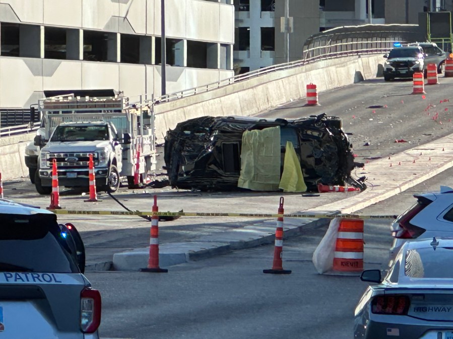 One dead, 1 arrested for suspected DUI in crash west of Las Vegas Strip