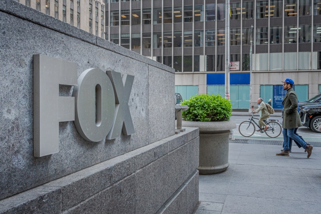 Fox Corp. CFO Steve Tomsic Clarifies The Company's Streaming Approach ...