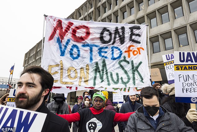 Musk stunned as over 20 DOGE staff suddenly QUIT with scathing letter