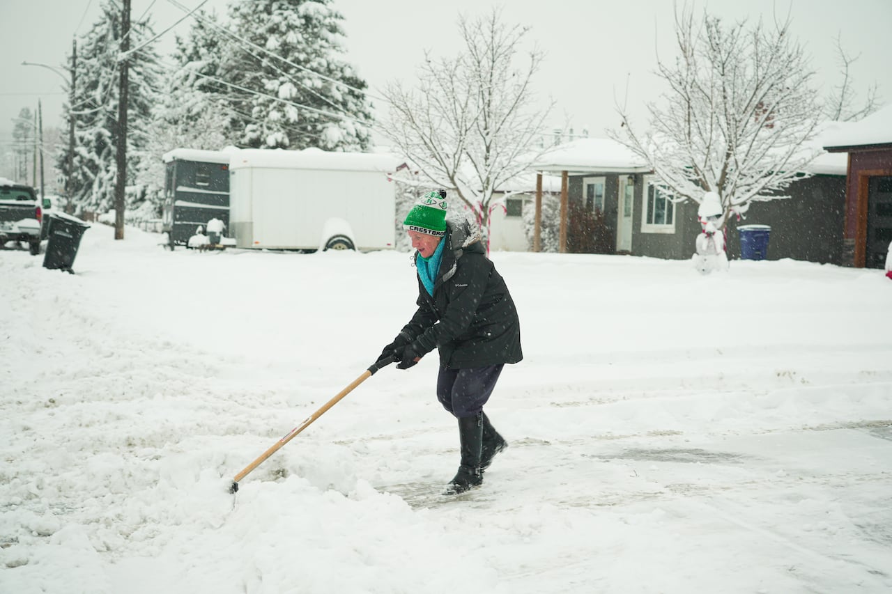 This Ontario hospital treated 34 heart attacks linked to shovelling ...