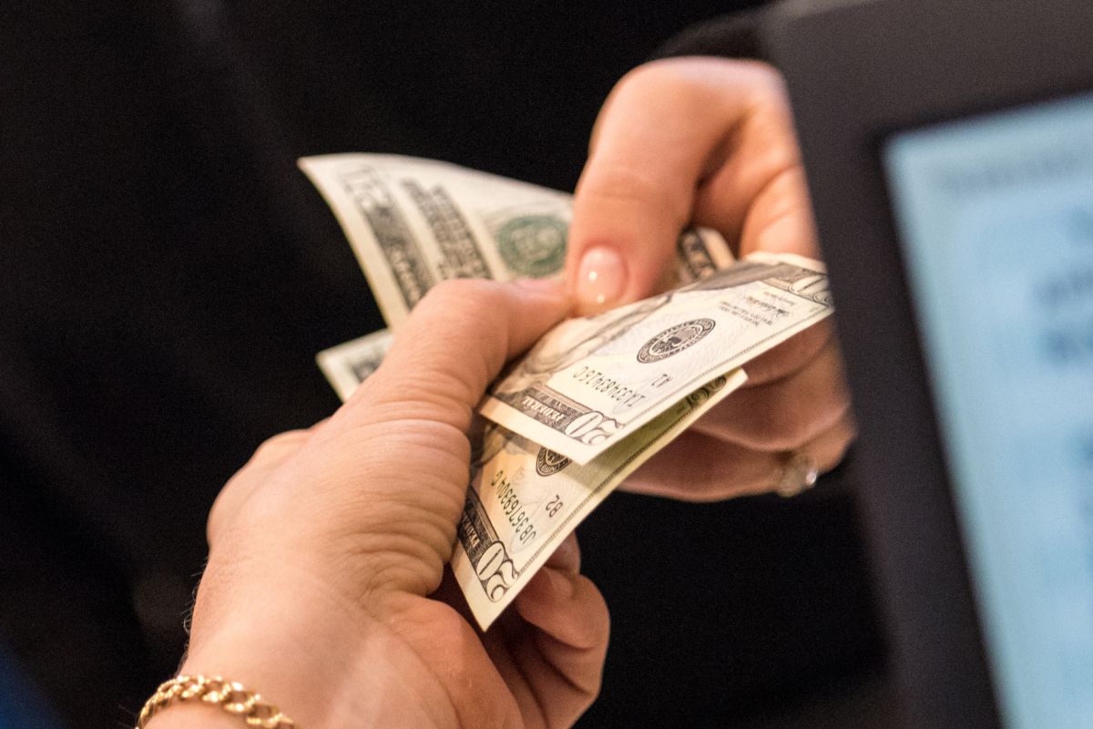 15 Things You Should Only Pay For in Cash