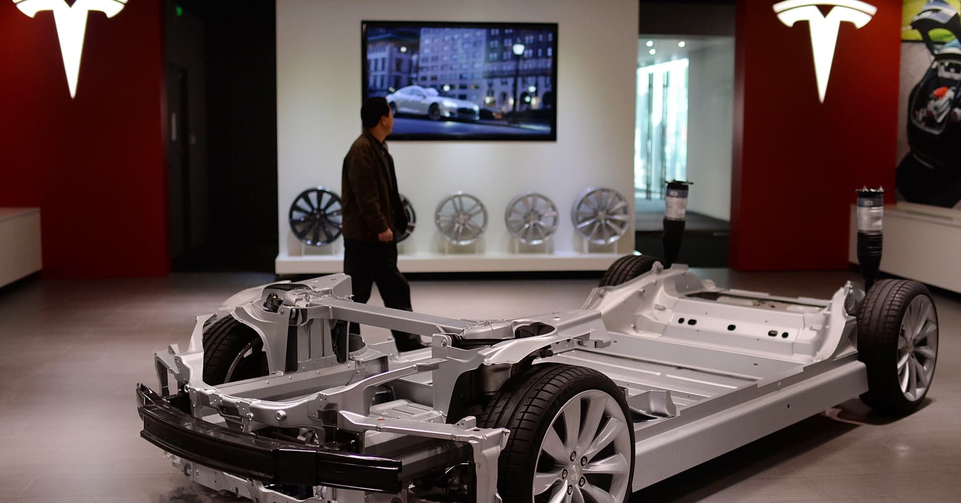 Op-ed: Tesla's stock slump is a glimpse of the future of the ...
