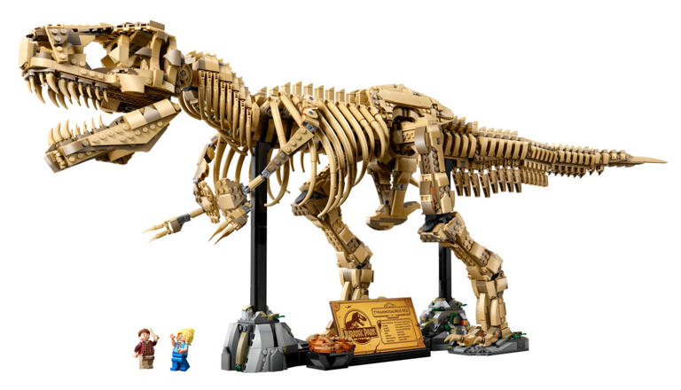 LEGO launches epic Jurassic Park dinosaur set that's over 1 metre long