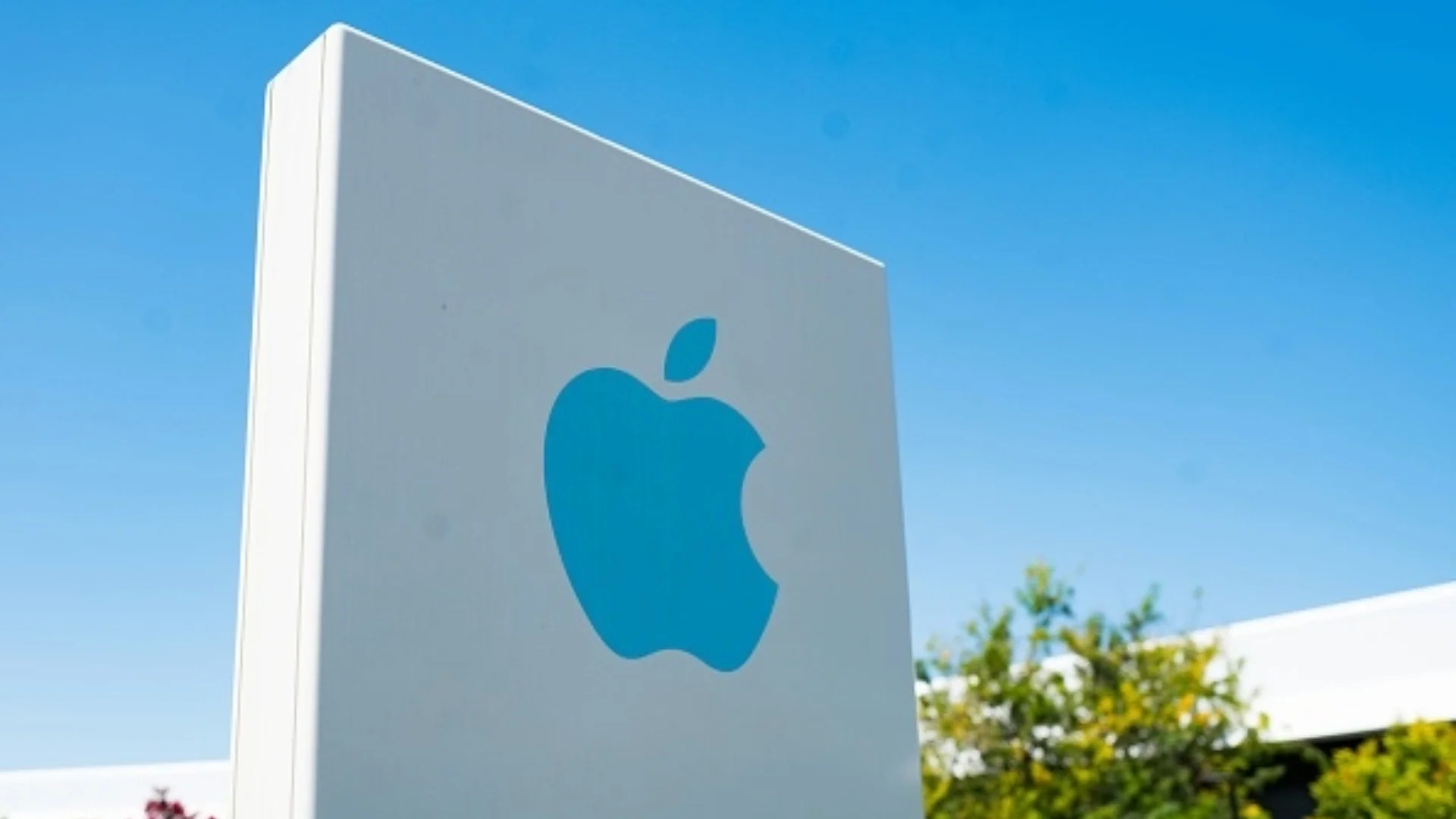 Apple Joins Big Tech's Texas Expansion With $500B AI Server Factory