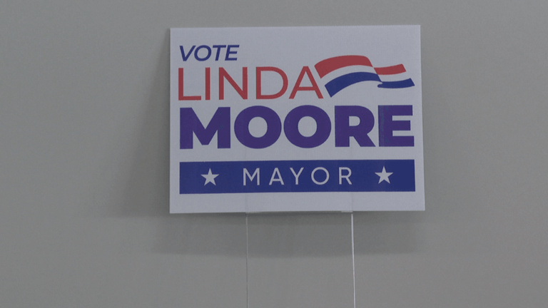 Former treasurer Linda Moore aims to unite Quincy with independent ... Former treasurer Linda Moore aims to unite Quincy with independent ...