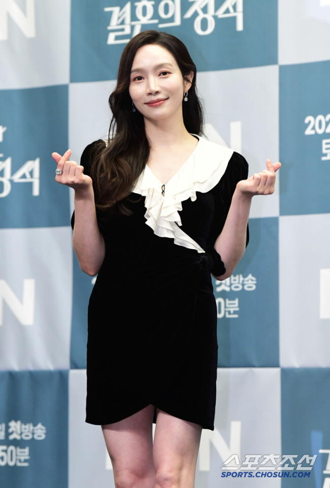 '49세' 이민영, 결혼 12일 만에 이혼 후..."솔로 기간 가늠할 수 없어" ('솔로라서')