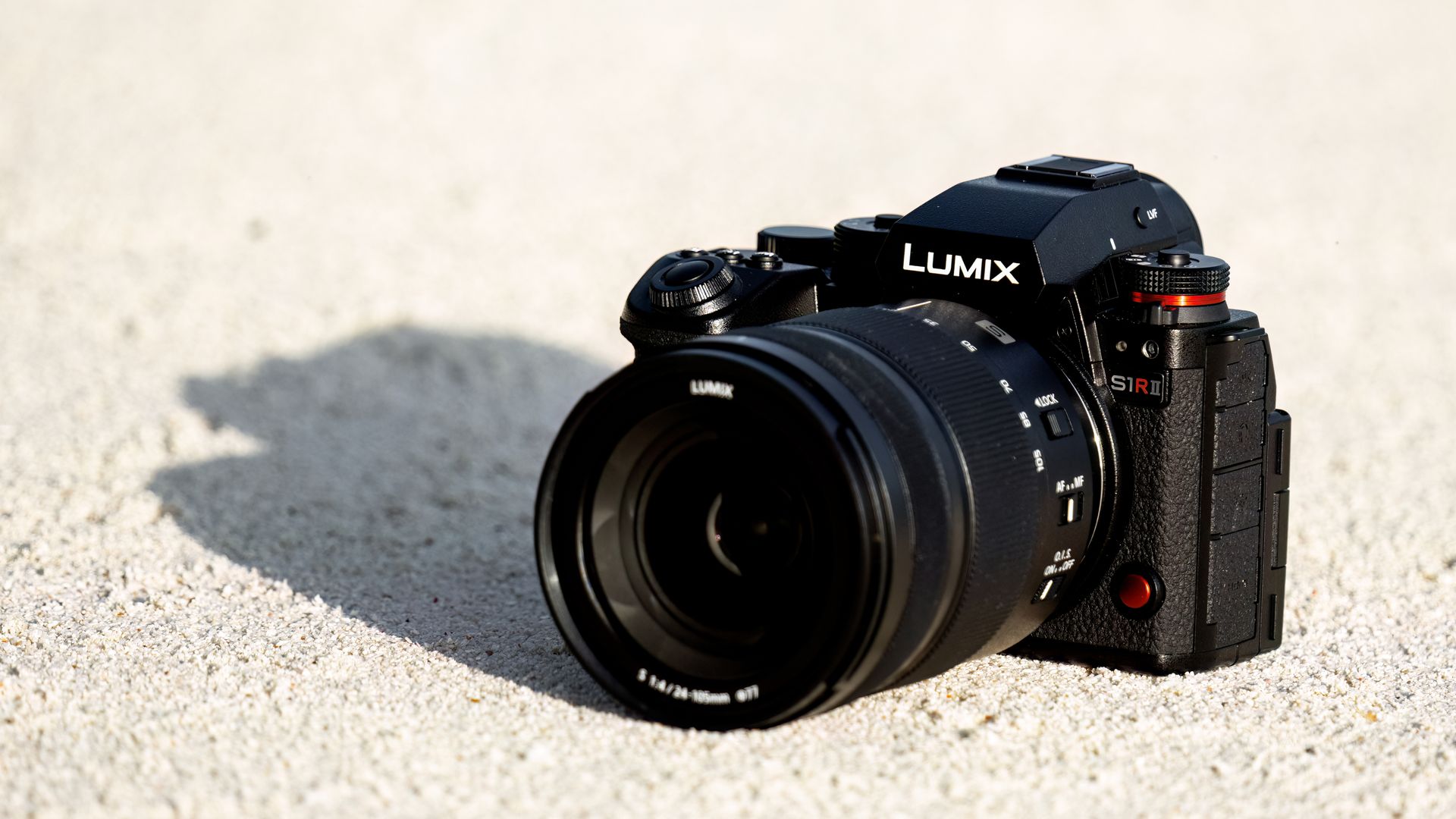 New Panasonic S1R II sacrifices some pixels, but finally gains the ...