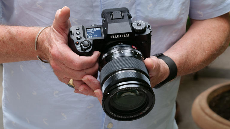 Fresh firmware alert: Fujifilm's X-series cameras and FT-HX file-transmitter get smarter
