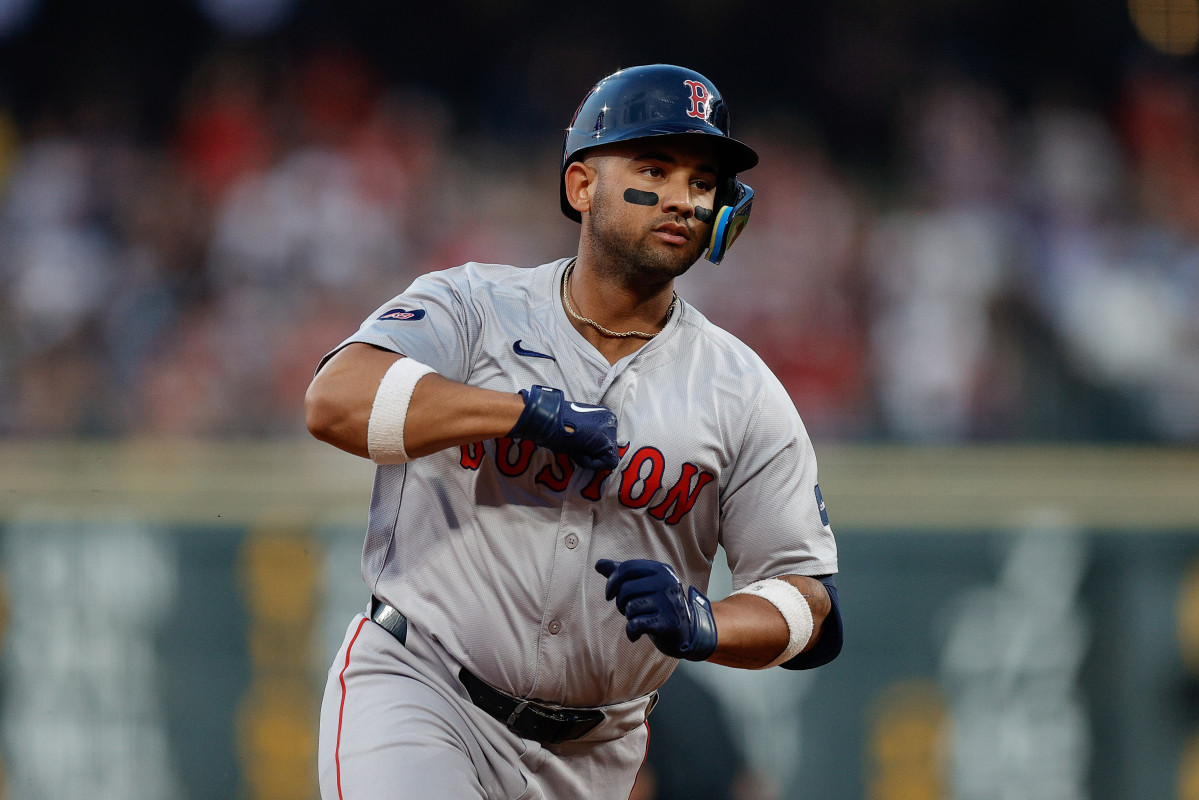 Ex-Red Sox Utility Man Signs Deal With AL East Rival