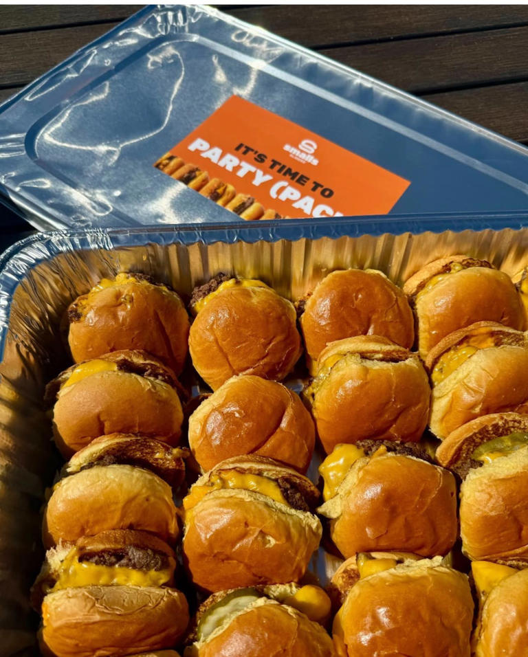 Smalls Sliders opens restaurant in Bossier City