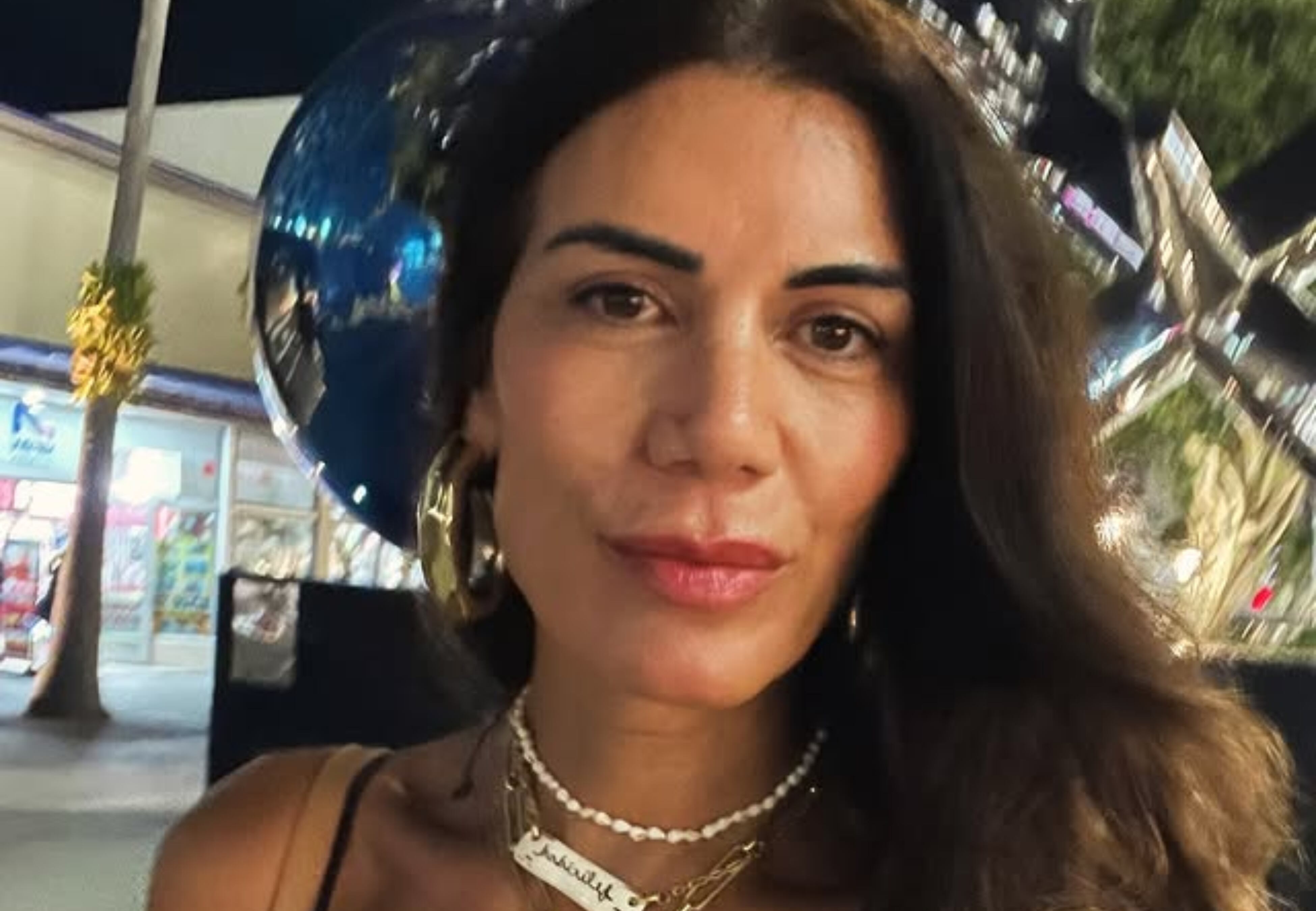 Desde la playa, Flor de la V posó con una trikini animal print y cautivó a todos