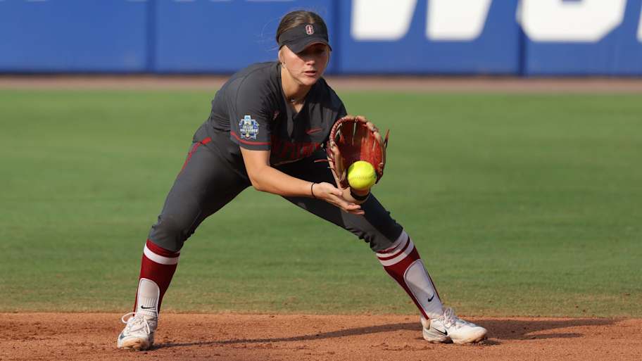 Stanford Moves Up to No. 17 in This Weeks' NFCA Softball Top 25