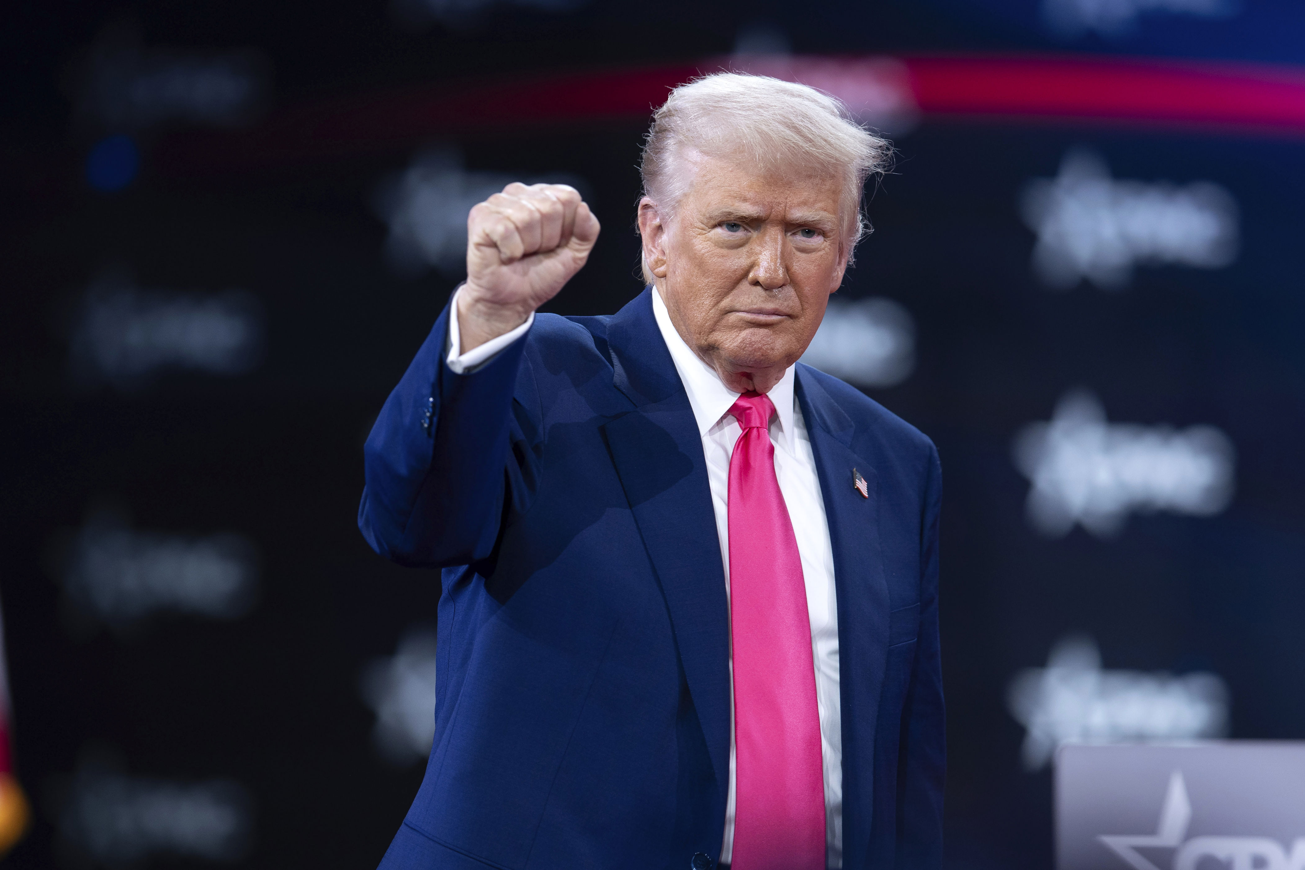 How do we know if Trump is creating a 'constitutional crisis' — and ...