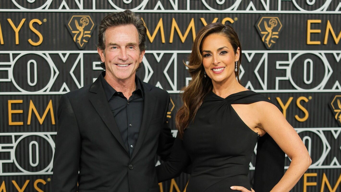 Who Is ‘Survivor’ Host Jeff Probst’s Wife? Inside His Marriage to Lisa ...