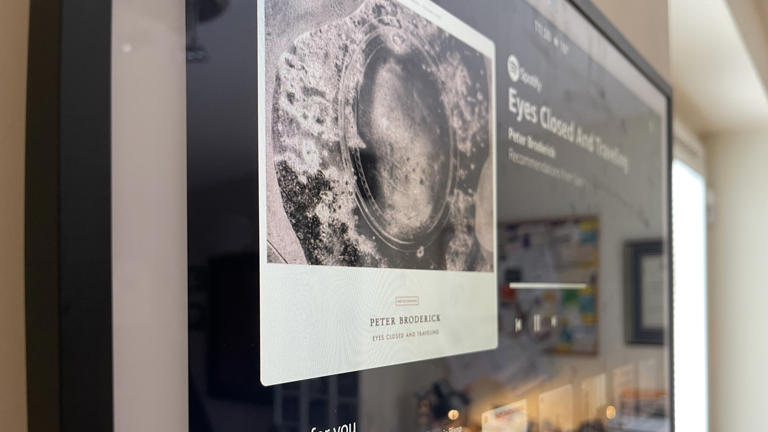 The Amazon Echo Show 21 is big and beautiful, and it's changed how I ...