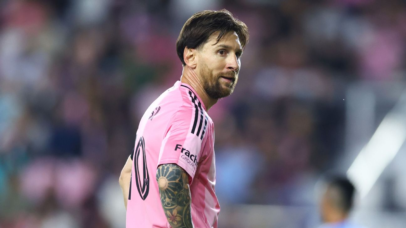 Lionel Messi fined for grabbing neck of NYCFC assistant coach