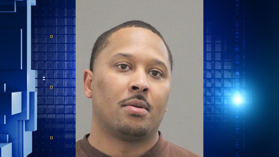 Police: Loves park felon crashes car while fleeing officers