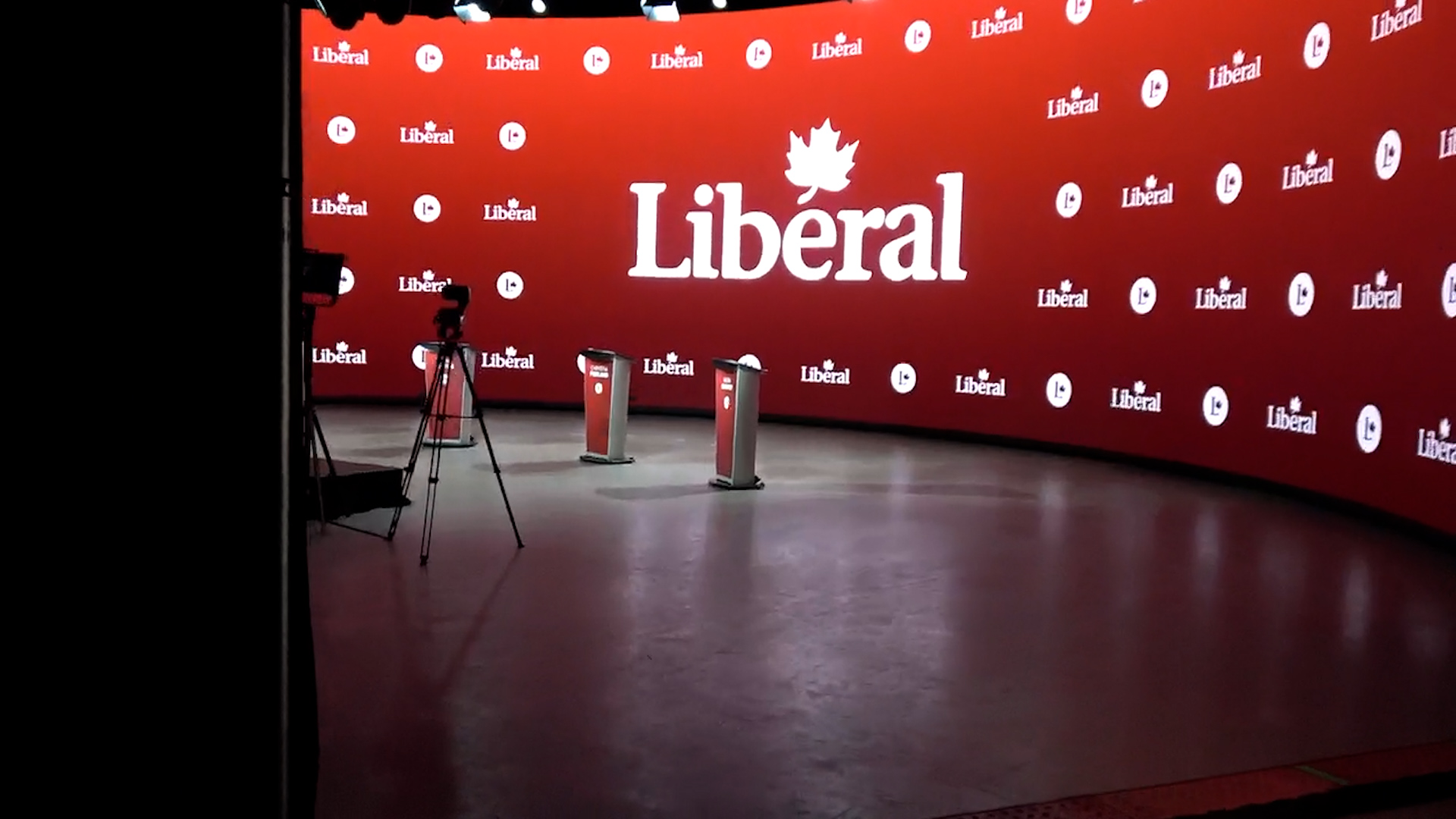 Liberals hold debates in Montreal soundstage