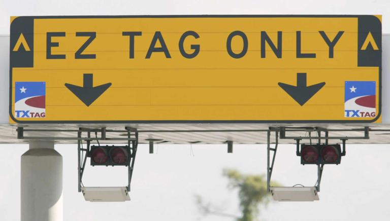 That text message claiming you owe a TxTag late fee? It's a scam.