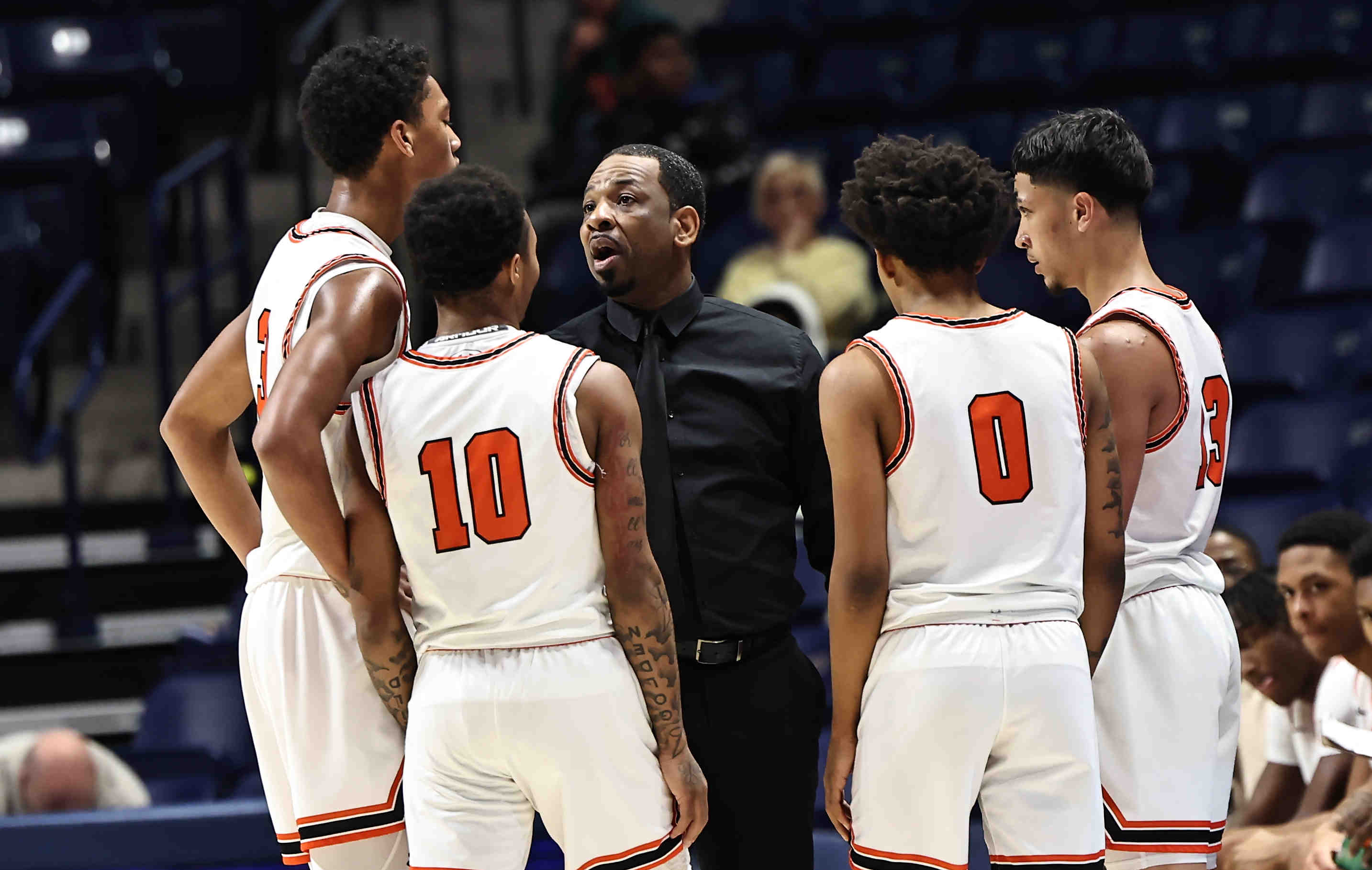 Withrow boys basketball coach announces resignation Tuesday