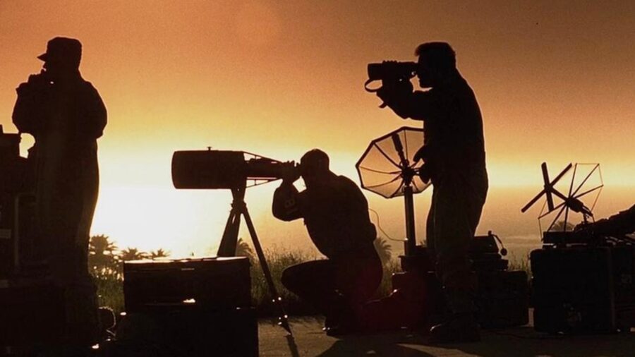 James Bond Teams With Nicolas Cage In Ultimate '90s Action Thriller ...