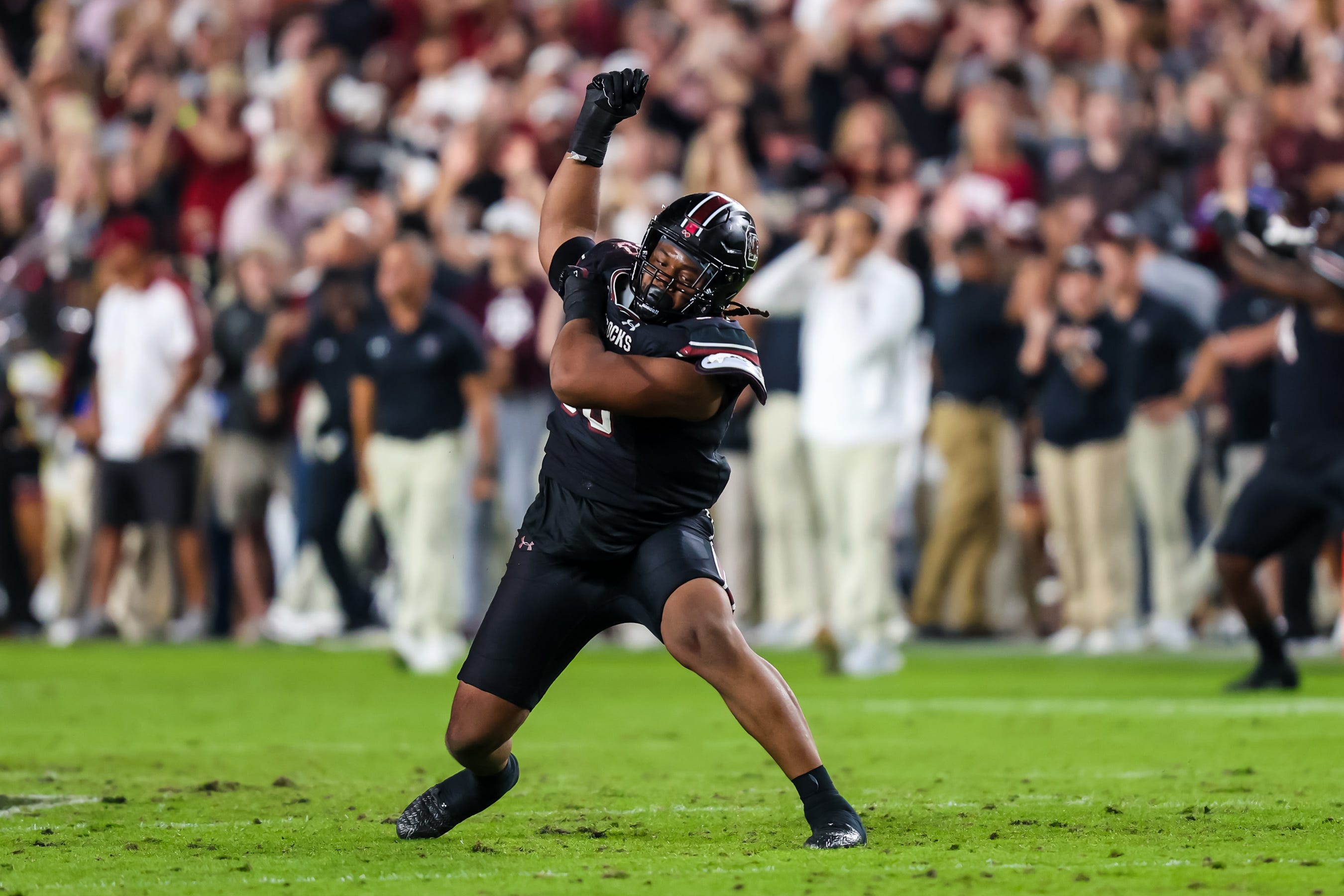 NFL Draft: Texans host South Carolina DL T.J. Sanders for top-30 visit