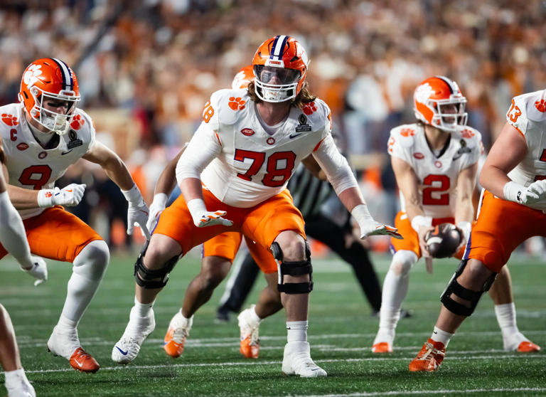 Clemson offensive line ranks among PFF's Top 10 for the 2025 college ...