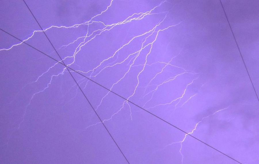 Powerful storm produces 180 lightning strikes in Western Oregon