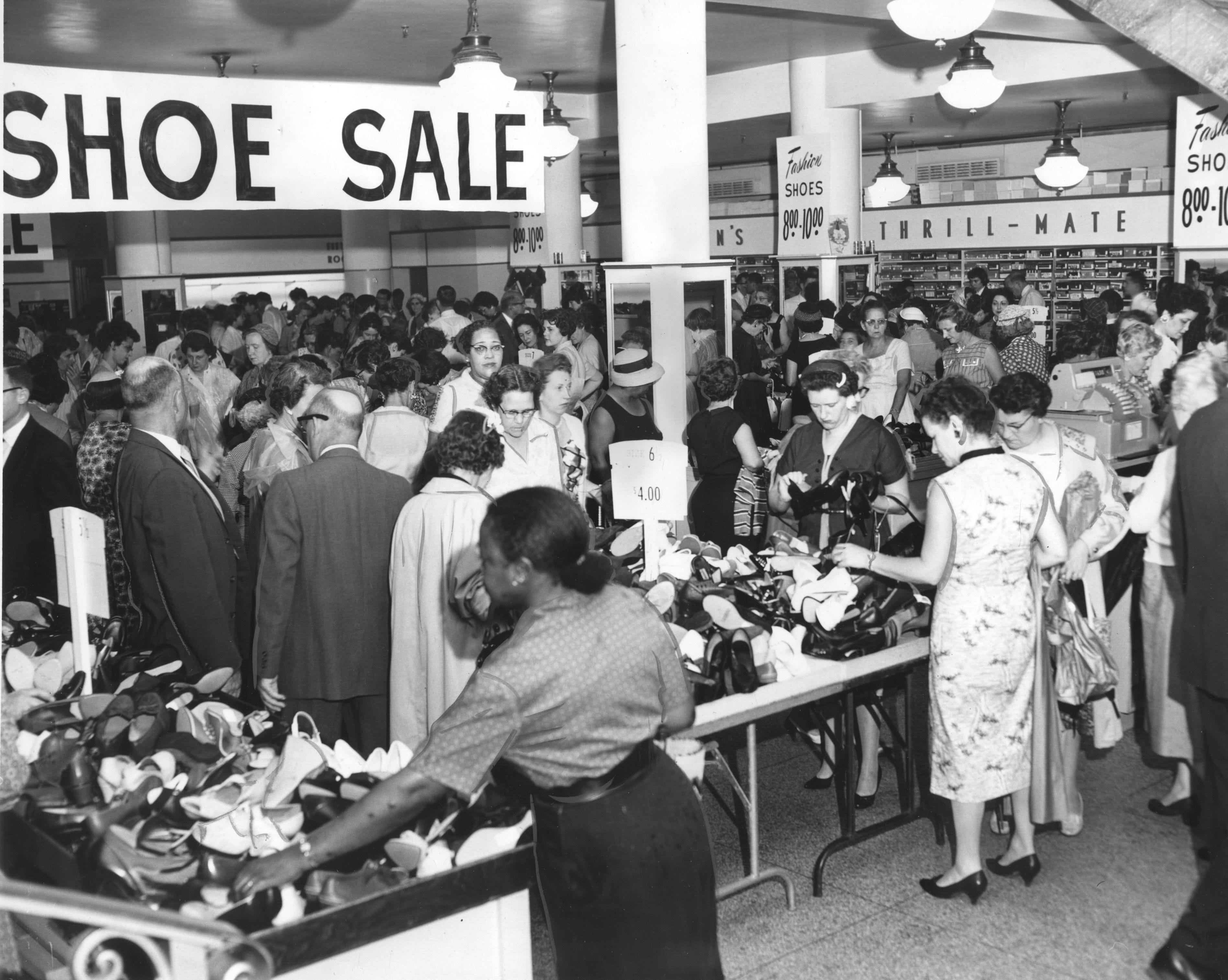 Shopping through the decades: 16 photos from golden era of department ...