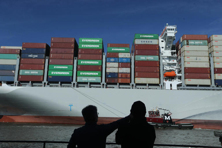 Photos: Largest containership to call on a Georgia port visits Savannah