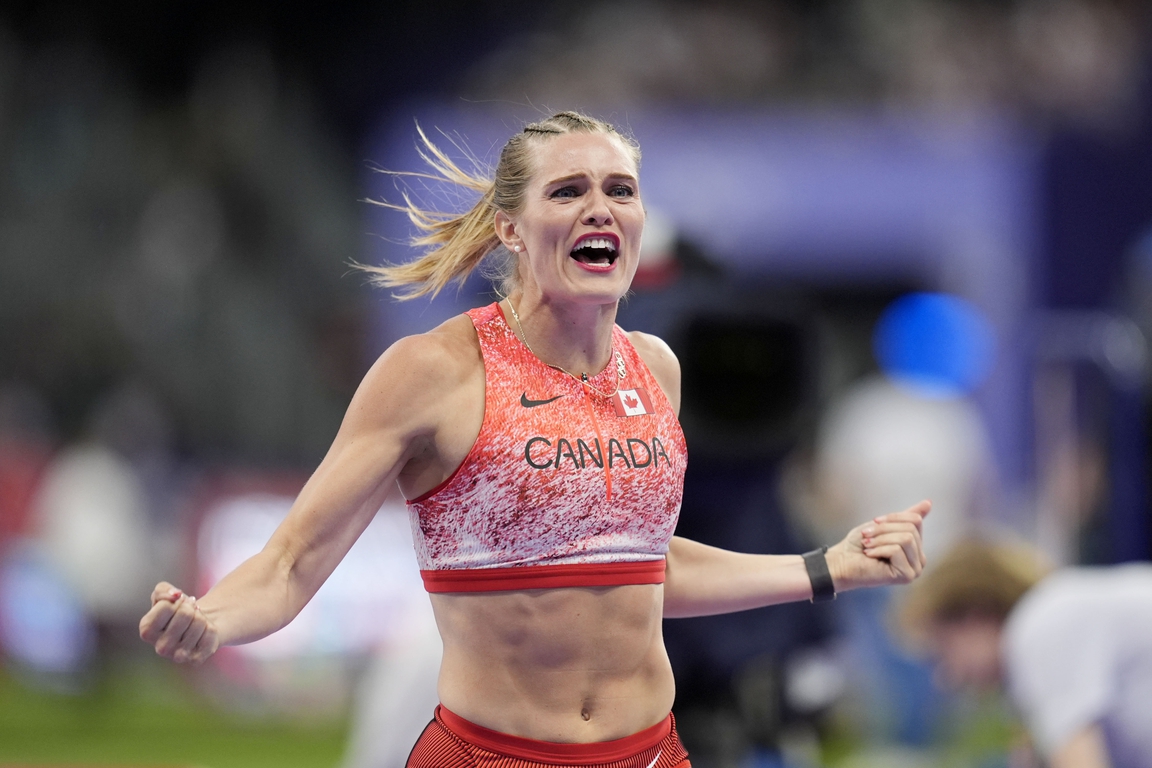 Incredible photos illustrate Alysha Newman, Summer McIntosh, top female ...