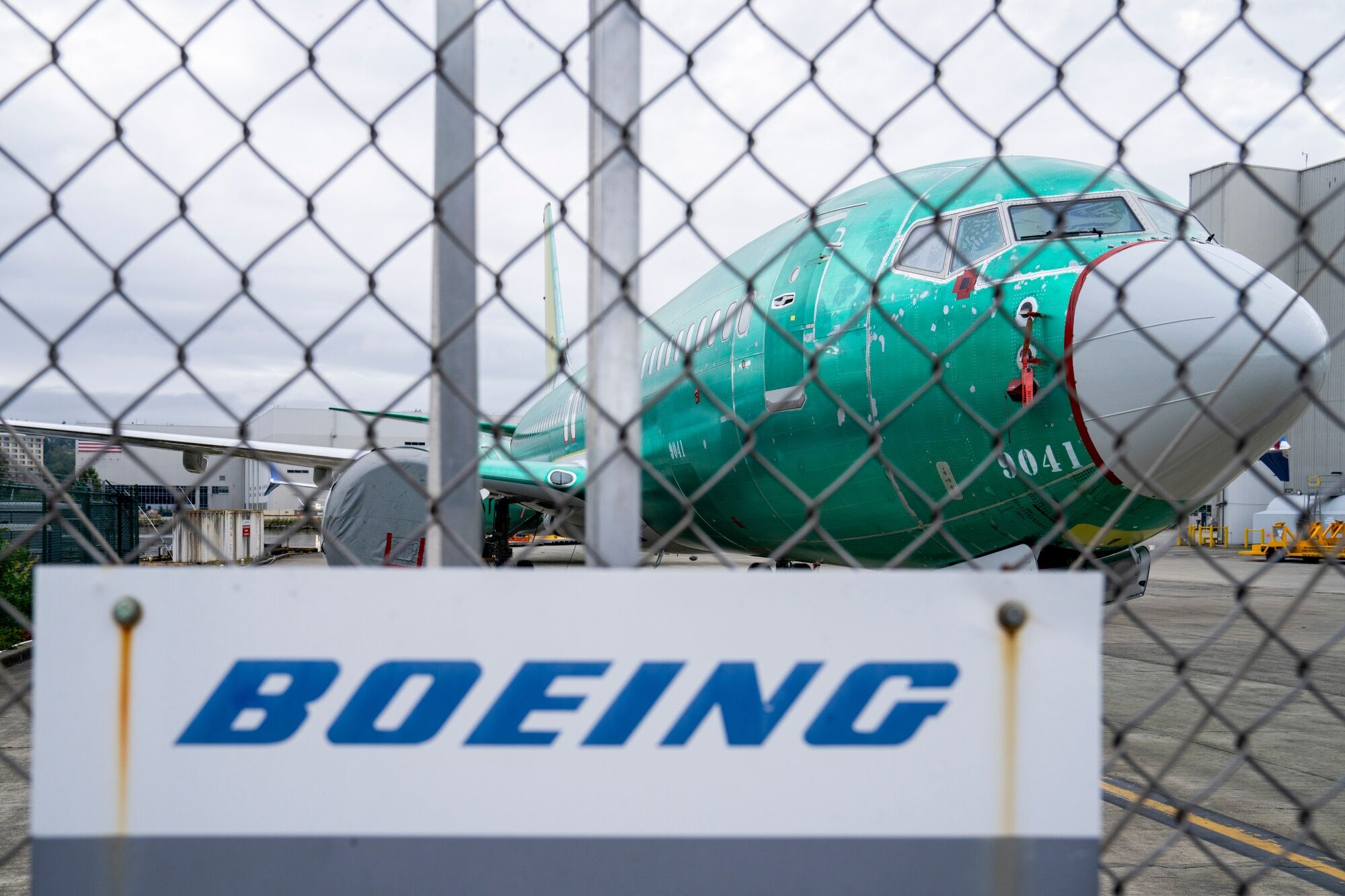 Boeing Commercial Chief Drops COO Role in Leadership Shift