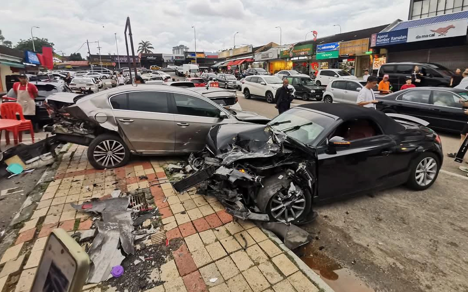 Driver flees after Audi TT crashes into 4 cars