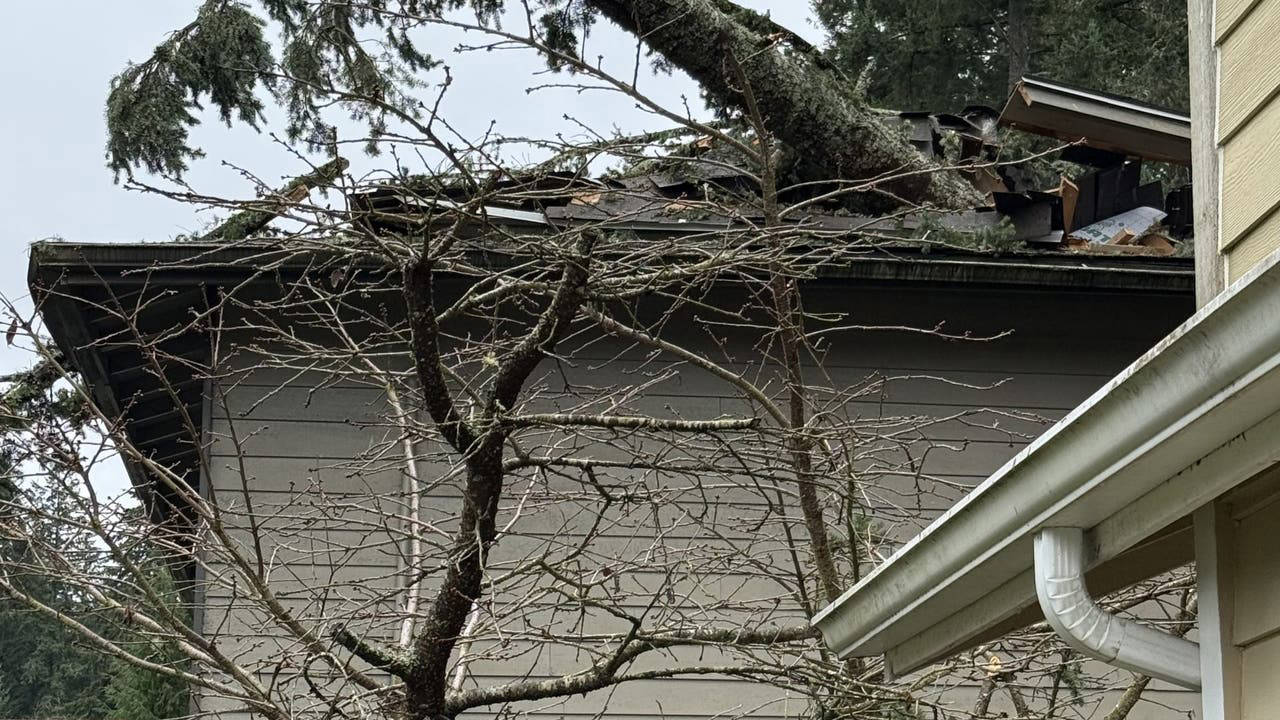 Thousands still without power Tuesday night in hard-hit Kitsap Peninsula Thousands still without power Tuesday night in hard-hit Kitsap Peninsula