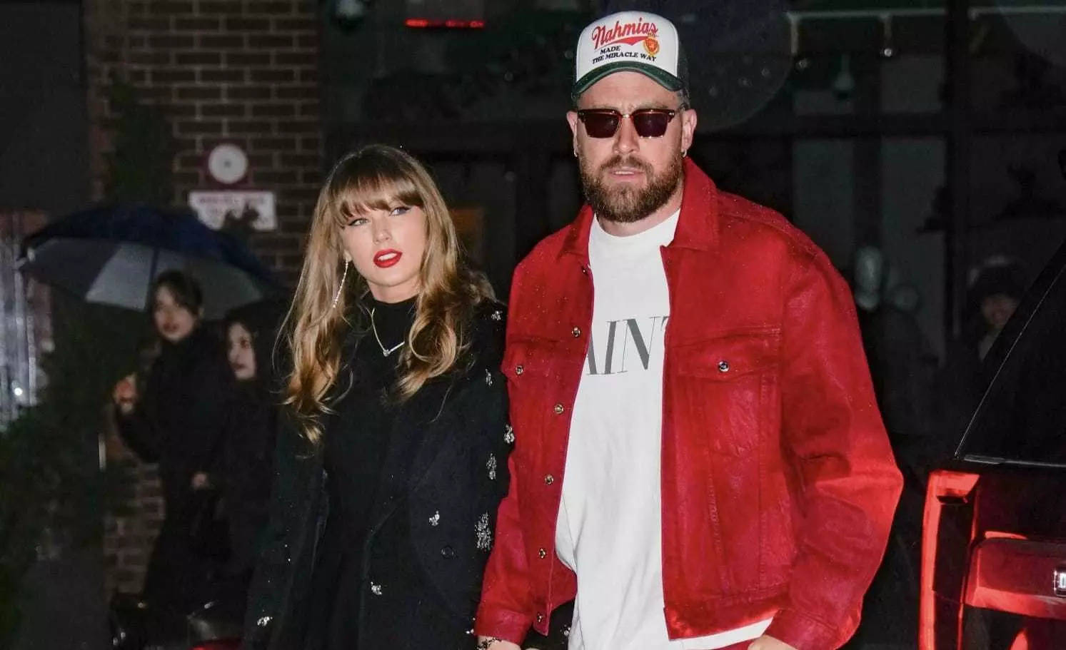Taylor Swift's management urges fans to vote for Travis Kelce as ...