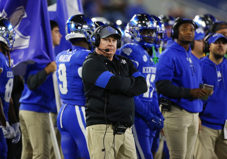 Mark Stoops holds press conference ahead of spring football