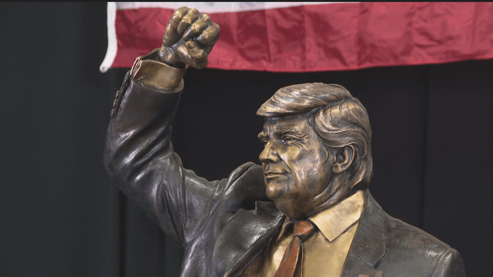 Sticker Mule CEO unveils Trump statue, citing failed assassination as ...