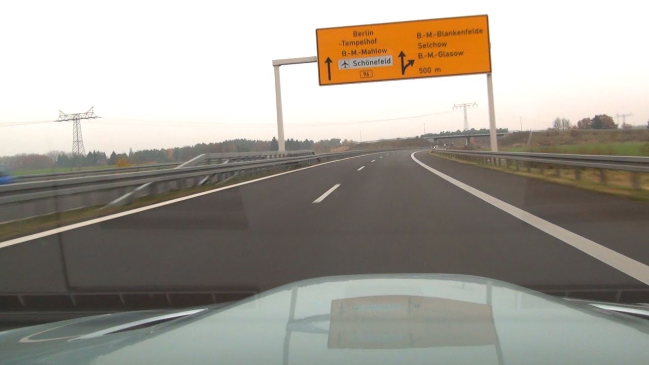 BMW M3 E92 Autobahn Acceleration | Kickdown & V8 Sound Onboard