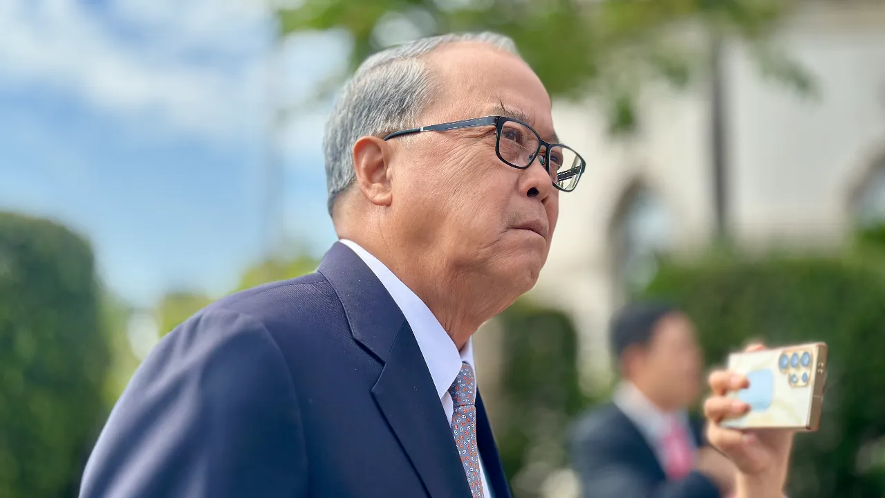 “ชูศักดิ์-สรวงศ์” รับ ครม. ถก ลับยื่นศาล รธน. ขอความชัดเจนคุณสมบัติตั้ง ...