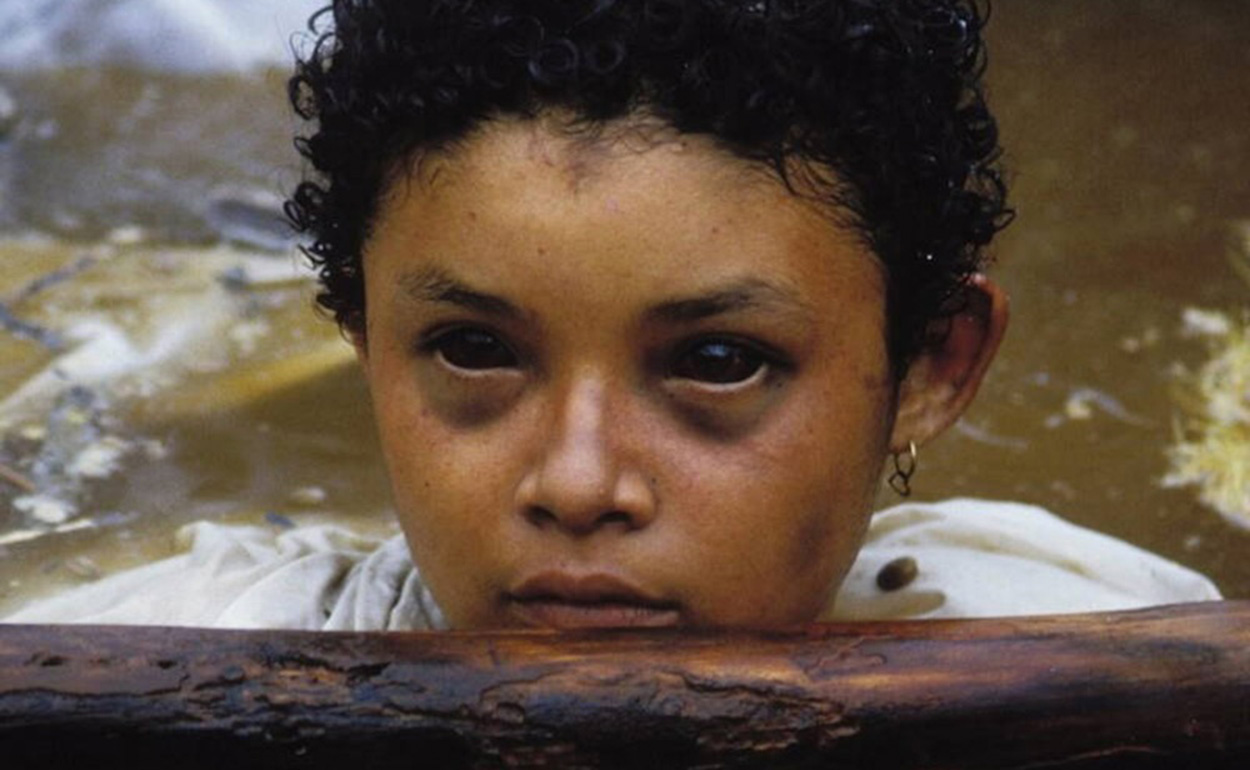 Le photographe de la fille aux yeux noirs explique pourquoi il ne l’a ...