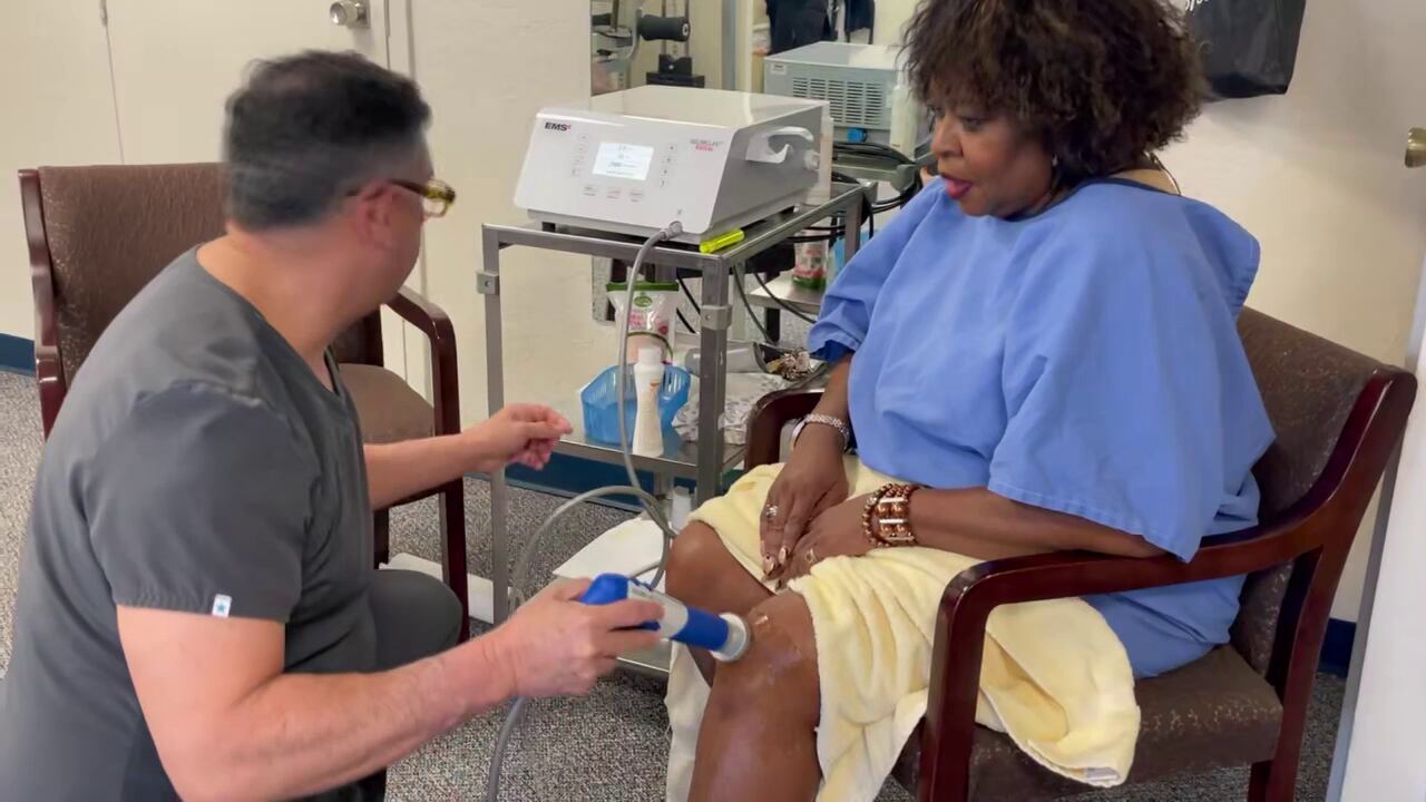 7News anchor explores new knee ‘Radial Shockwave’ procedure