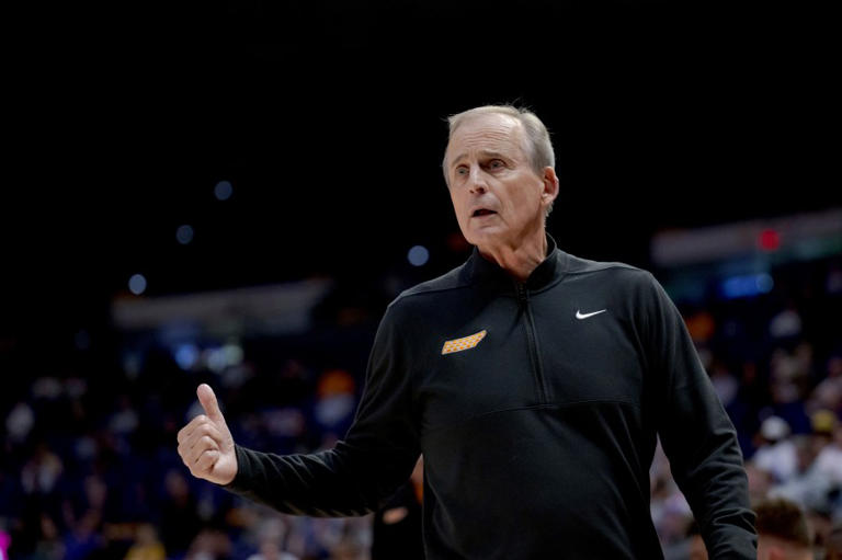 Okpara dominates down low in Tennessee win over LSU Okpara dominates down low in Tennessee win over LSU