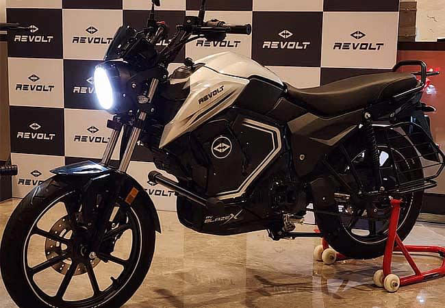 Revolt RV BlazeX: नए फीचर्स के साथ 1.14 लाख में लॉन्च, जानिए फीचर और रेंज